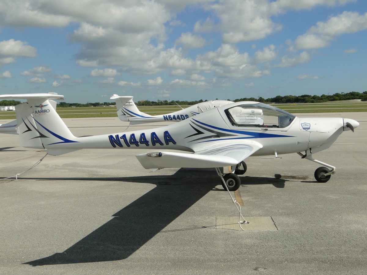 1996 Diamond DA20 for sale
